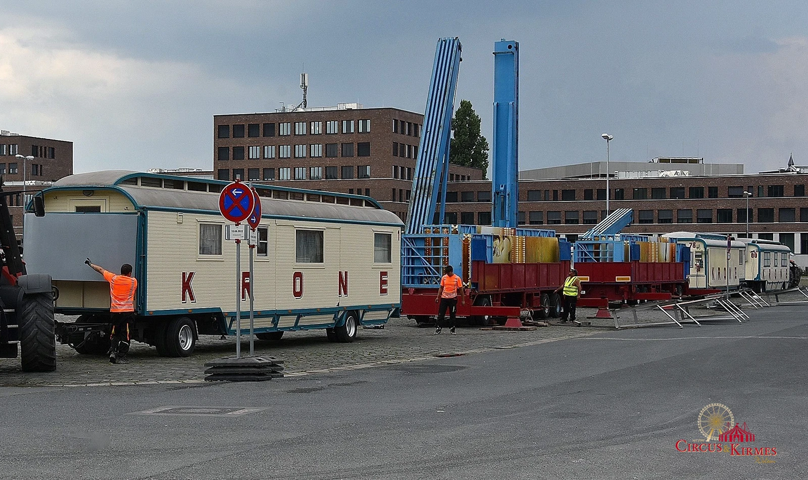 Luxus Circus Krone Parkplatz Bild